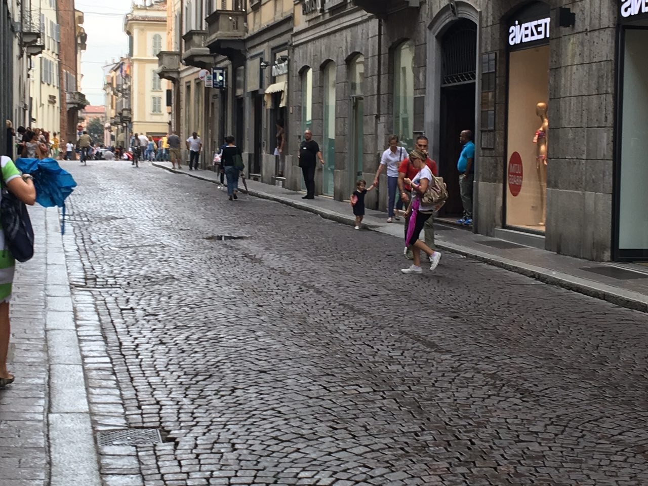Nuova pavimentazione in Corso Cavour - Prima Pavia Nuova pavimentazione in Corso Cavour - Prima Pavia