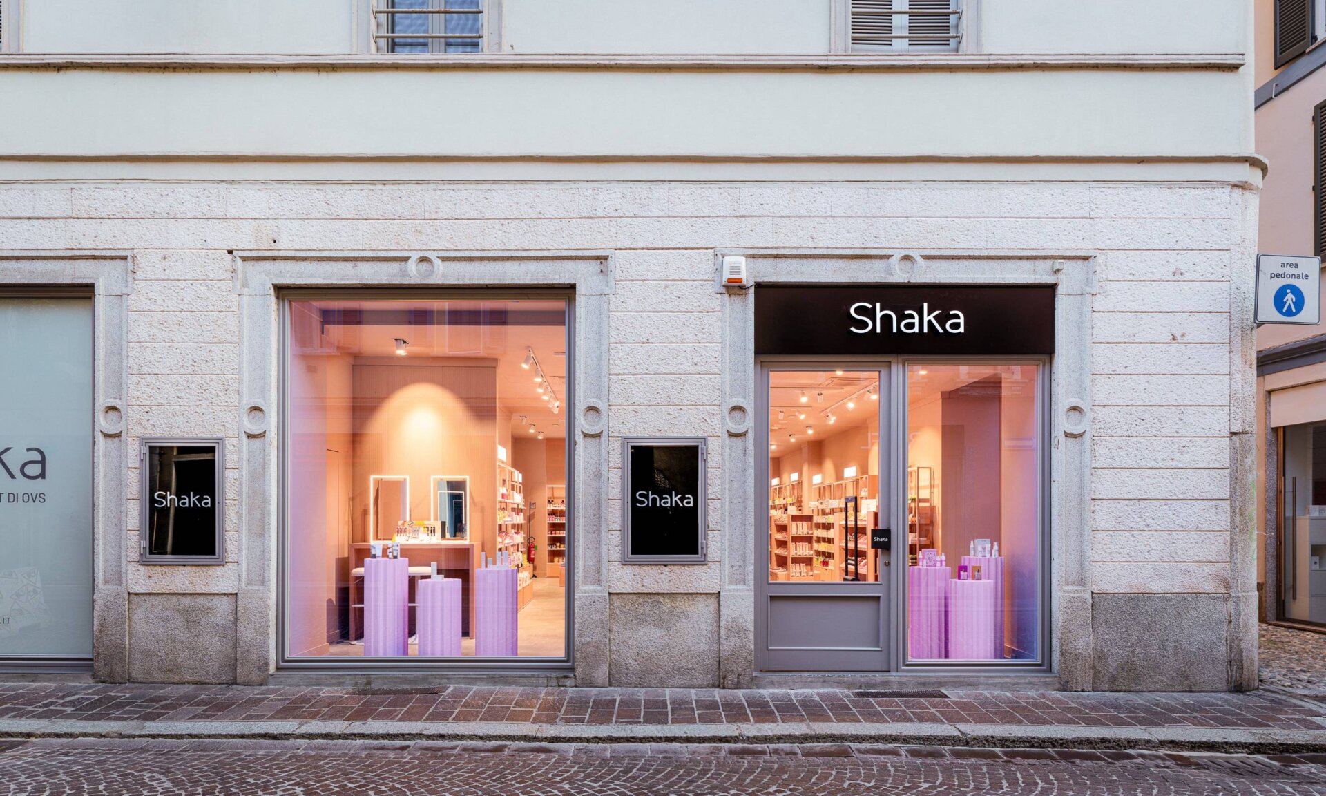 Apre a Pavia il mondo beauty di Shaka, OVS lancia il suo primo store monomarca in città - Prima ...